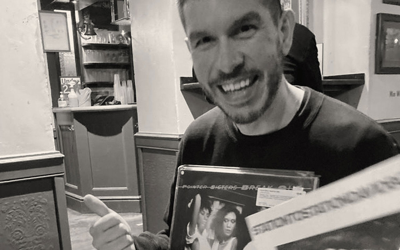 Cosmic Bob - Totally Wired Radio