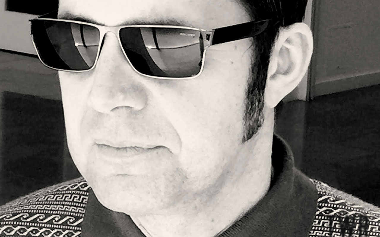 Neil Barker - Totally Wired Radio