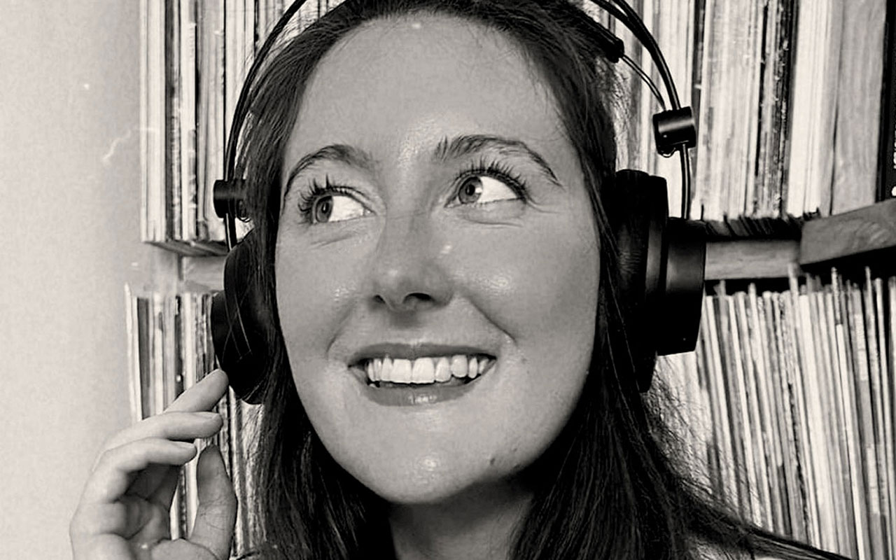 Emmie Schurer - Totally Wired Radio