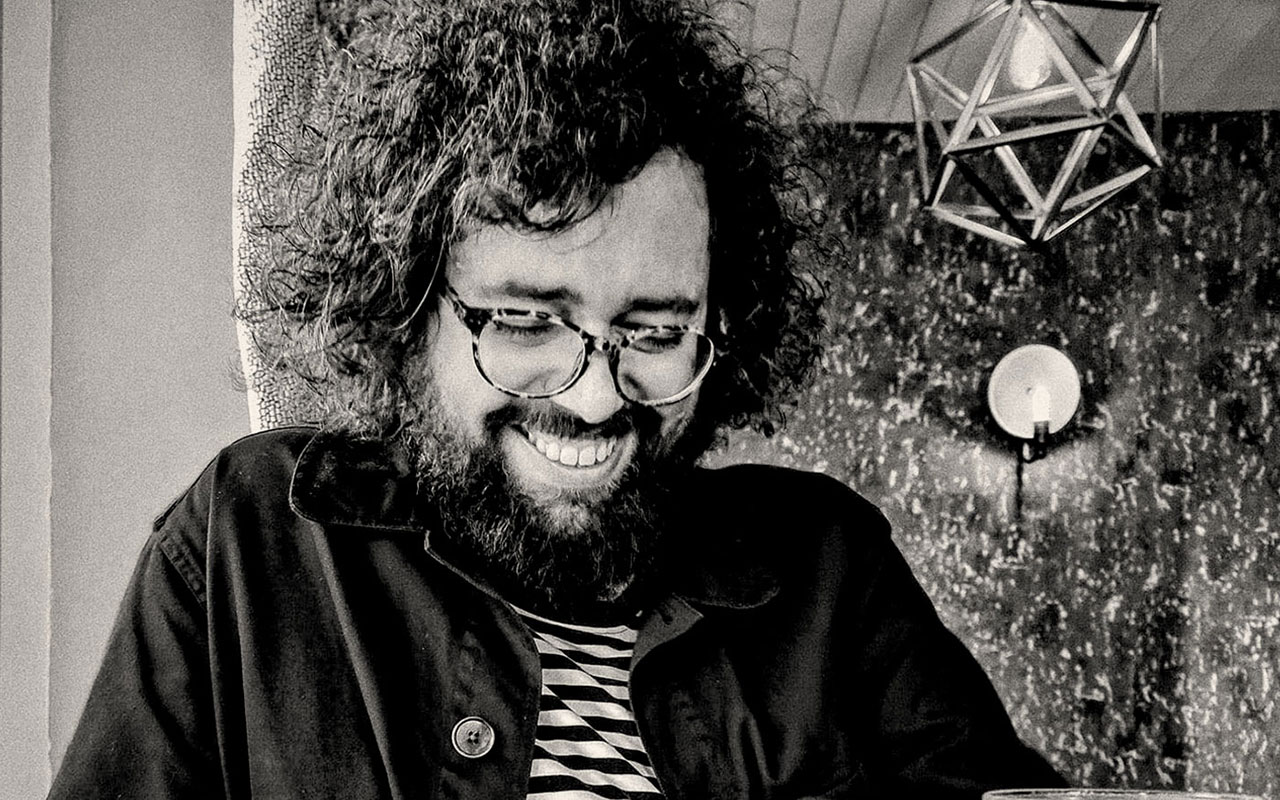 Tom Burgess - Totally Wired Radio