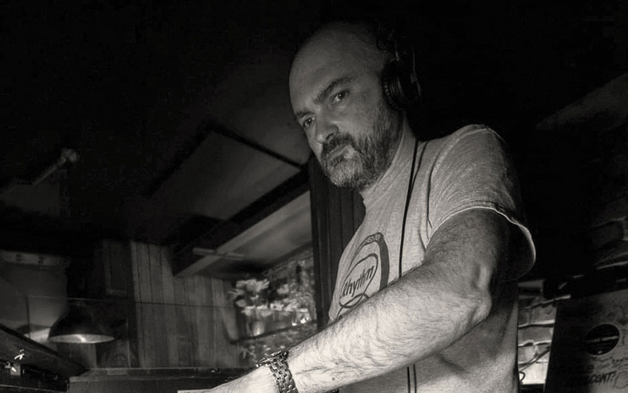 Andy Hickford - Totally Wired Radio